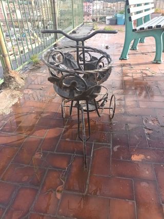 porta piante in ferro battuto 