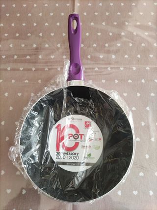 Padella antiaderente ( diametro 22 cm ) NUOVA