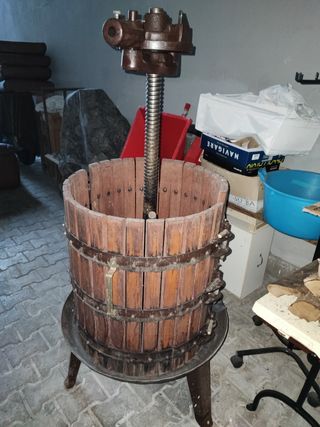 Torchio/pressa  per uva o frutta tradizionale