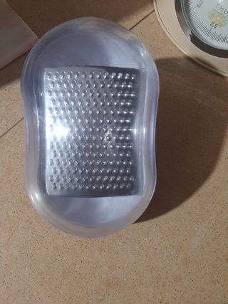 grattugia con contenitore