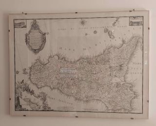 Carta Sicilia con cornice a giorno e vetro