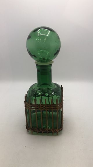 ANTQ3549 Bottiglia vintage base quadrata