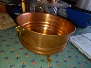 ciotola in rame con piedini in ottone