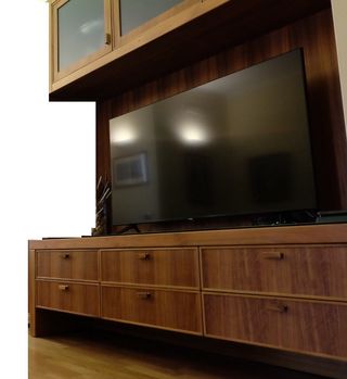 Parete attrezzata TV legno noce canaletto