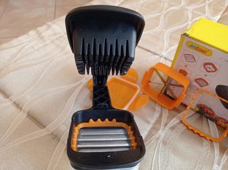 Attrezzo taglia verdure