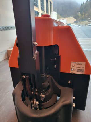 TRANSPALLET ELETTRICO MARCA ECHOENG ml 15