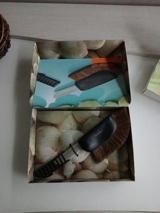 coltello con spazzola per funghi