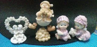 4 statuine