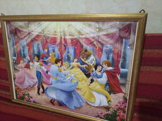 cornice con puzzle della Disney