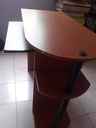 scrivania da computer 