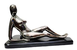 scultura donna anni 70 