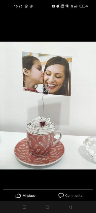 si realizzano  tazzine porta foto  con panna finta