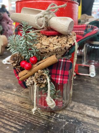 Zuccheriera vetro con persona in tartan e sassola 