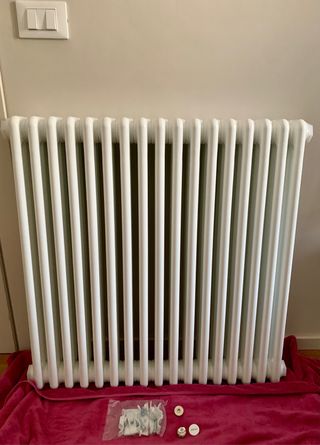 Termosifone Irsap modello TESI 80x80 passo 74