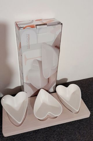 Portassaggi tris di cuori in porcellana.