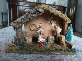 PRESEPE IN PICCOLA CAPANNA CON LUCI