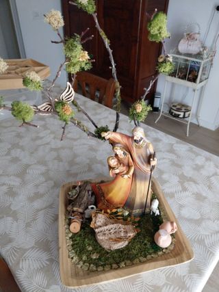 PRESEPE SU BASE DI LEGNO QUADRATA