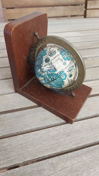 reggi libri mappa mondo