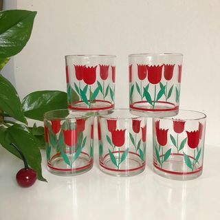 Set 5 bicchieri con tulipani rossi