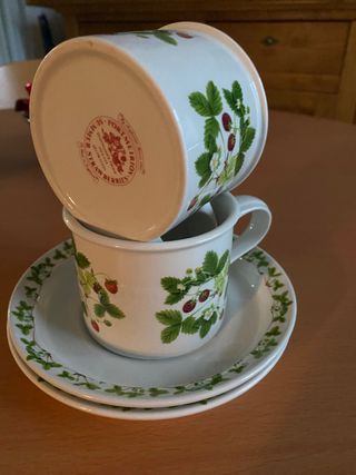 2 tazze ceramica con zuccheriera 