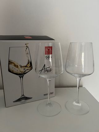 Assolutamente nuovi bicchieri 