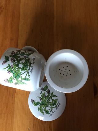 Tazza con infusore e coperchio 