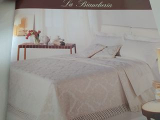 Trapunta matrimoniale in ciniglia e pizzo macramè