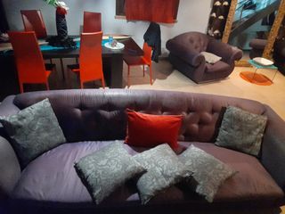 divani e poltrone in raso viola