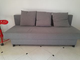 divano letto e contenitore Ikea grigio