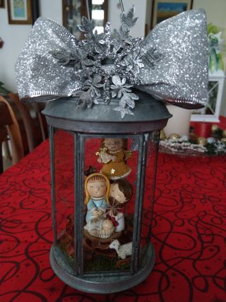 PRESEPE IN LANTERNA ESAGONALE GRIGIA