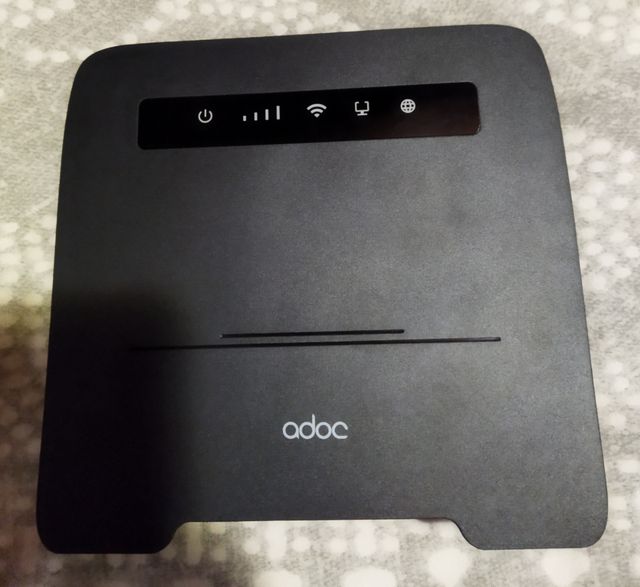 Router ADOC R45 4G y tarjeta sim de segunda mano por 30 EUR en Barreda ...