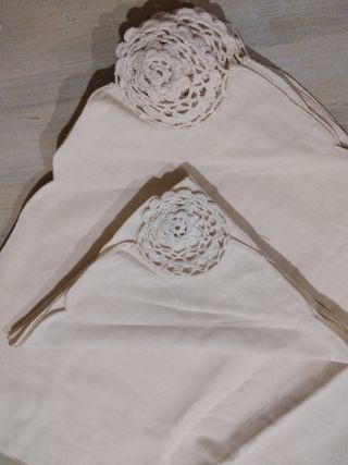 12 tovaglioli con ricamo ad uncinetto 