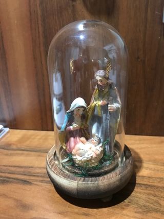 Presepe con cupola in vetro