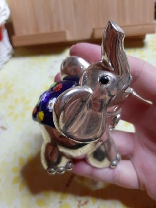 elegante elefante in argento