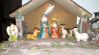 CAPPANNA NATALIZIA CON STATUINE IN CERAMICA