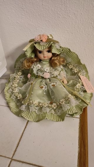 Bambolina in porcellana 