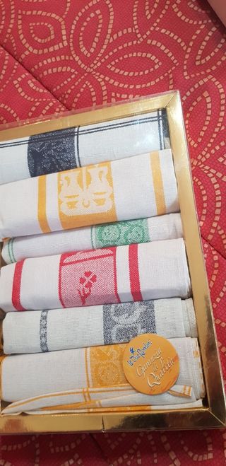 scatola con 6 strofinacci per  la cucina nuovi 