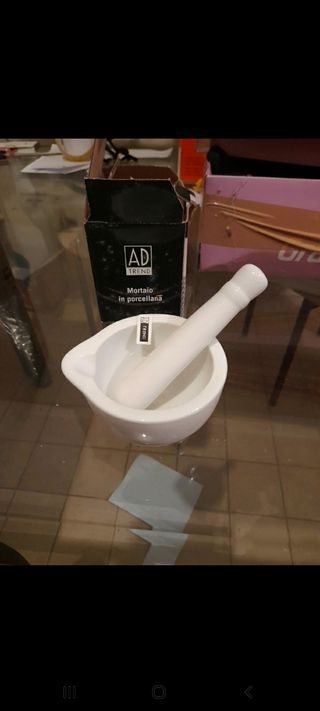 Mortaio in porcellana+salsiera in ceramica 