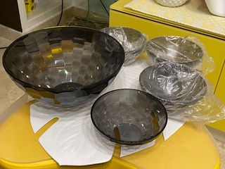 Set nuovo insalatiera e 4 ciotole tupperware
