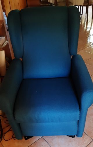 poltrona  alzapersona usata