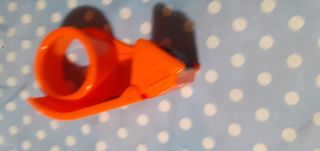 Dispenser per nastro adesivo