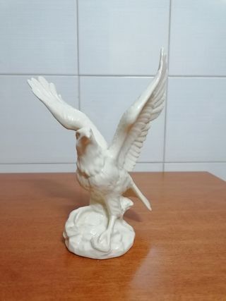 statuina in porcellana