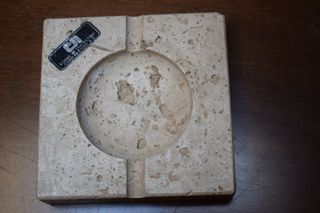 Posacenere in travertino massiccio CN quadrato