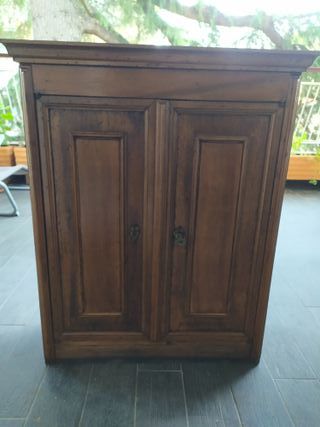 Mobiletto in legno