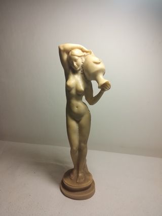 statua giapponese in resina. 