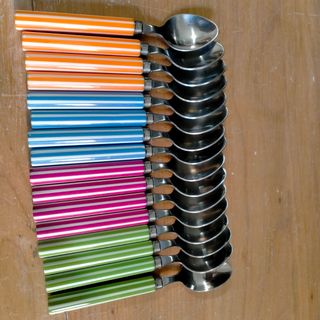 16 Cucchiaini colorati 