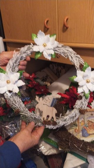 2 coroncine natalizie con luci fatte a mano 