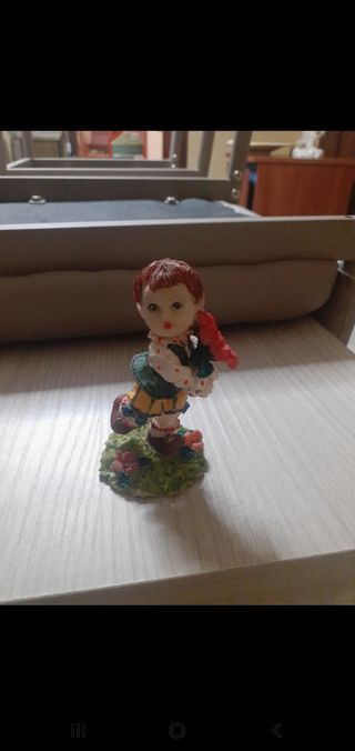 statuetta in ceramica 