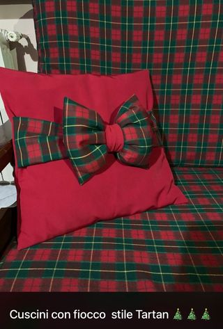 Cuscino con fiocco tartan