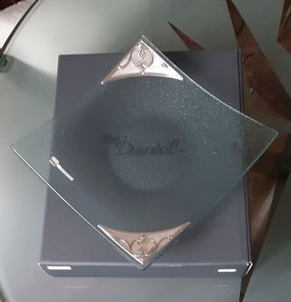 Piatto con decorazione in argento"New Daniel"